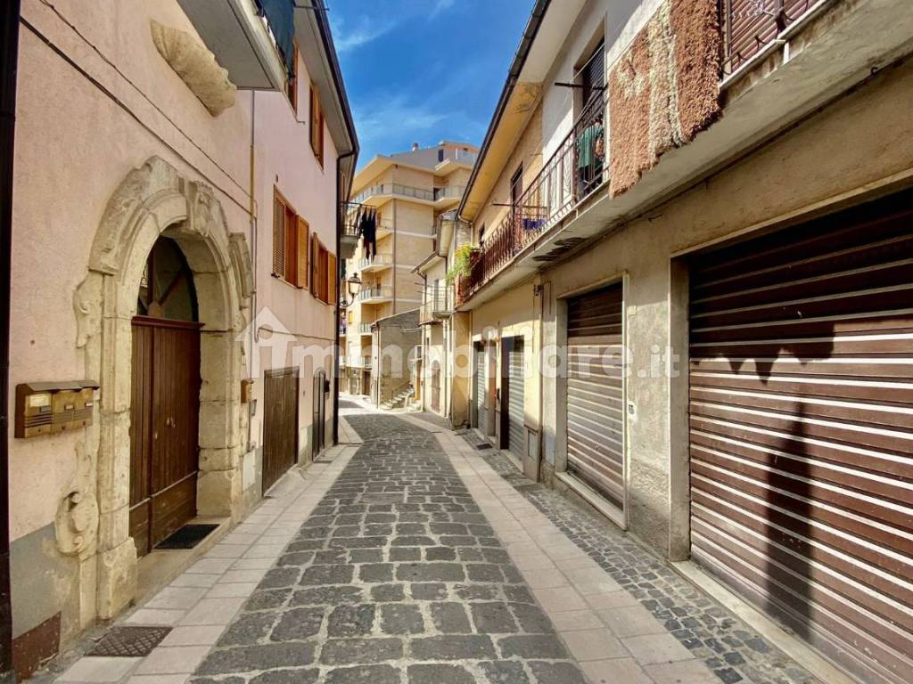 Affitto Appartamento in via Melfi. Parolise. Buono stato, piano terra ...
