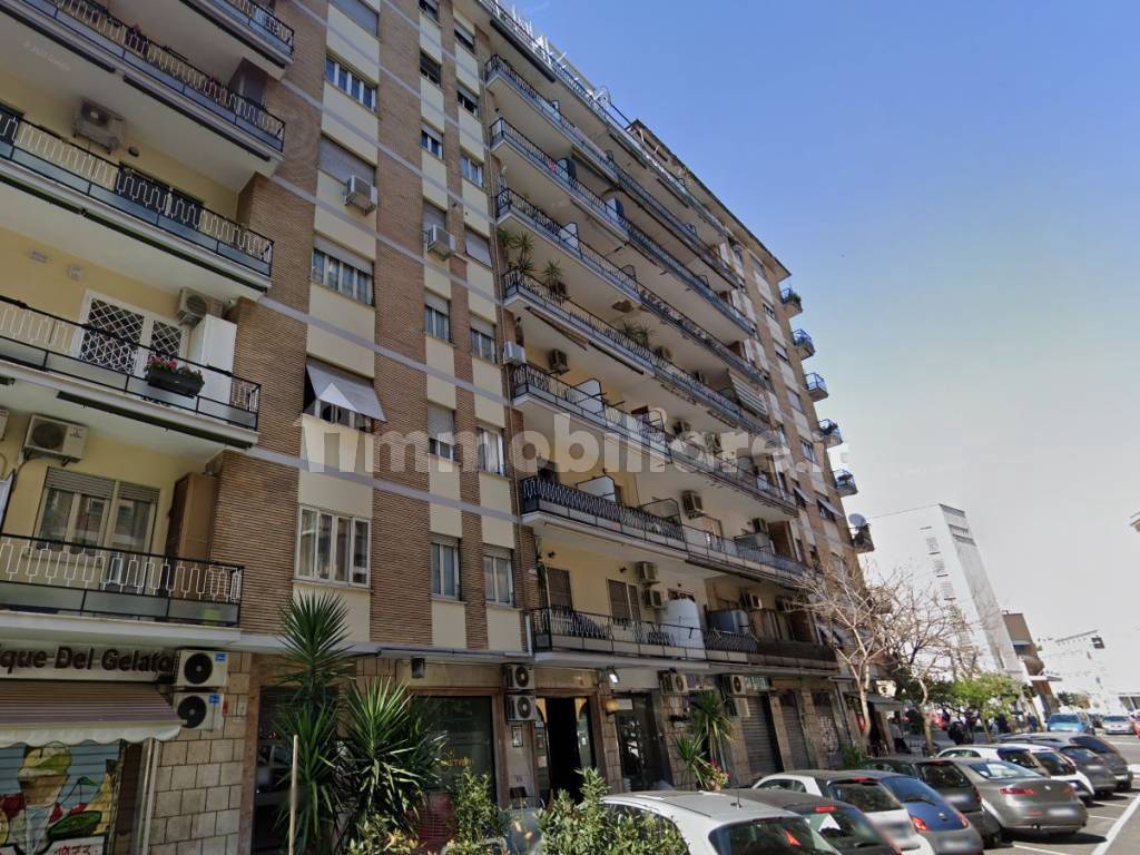 Locale commerciale via Publio Valerio, Roma, Rif. 117022479 ...