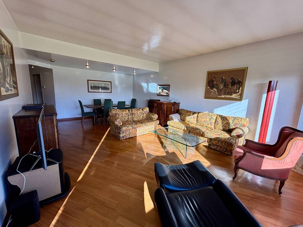 Vendita Appartamento Cassina Rizzardi. Trilocale in via Alessandro ...