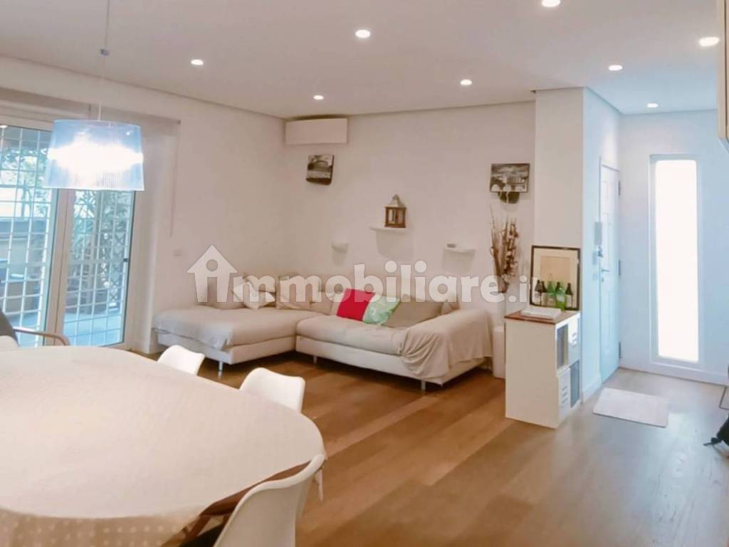 Affitto Appartamento Roma. Trilocale in via Francesco Cornaro 60 ...