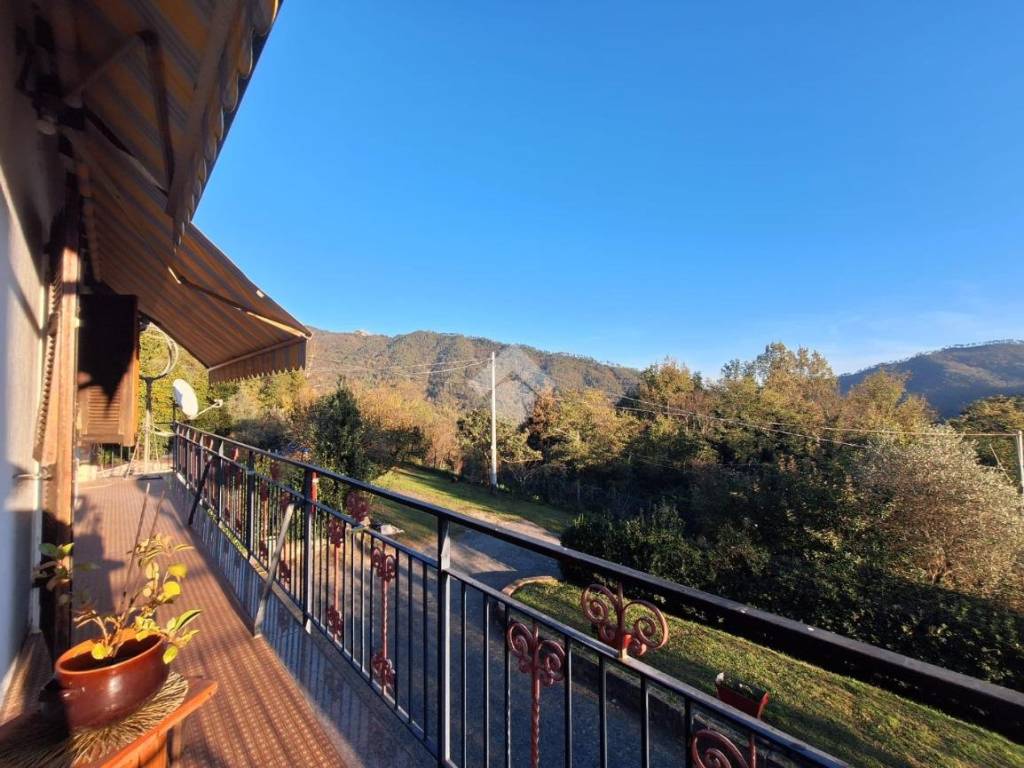 Sale Two-family villa in via XXV Aprile 67 Beverino. Good condition ...