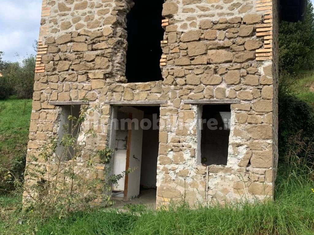 Vendita Rustico in via Roma 65 Poli. Posto auto, 60 m², rif. 117059605