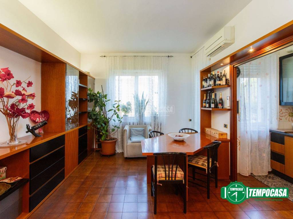 Vendita Appartamento Buscate. Trilocale in via Pio XII 4. Buono stato ...