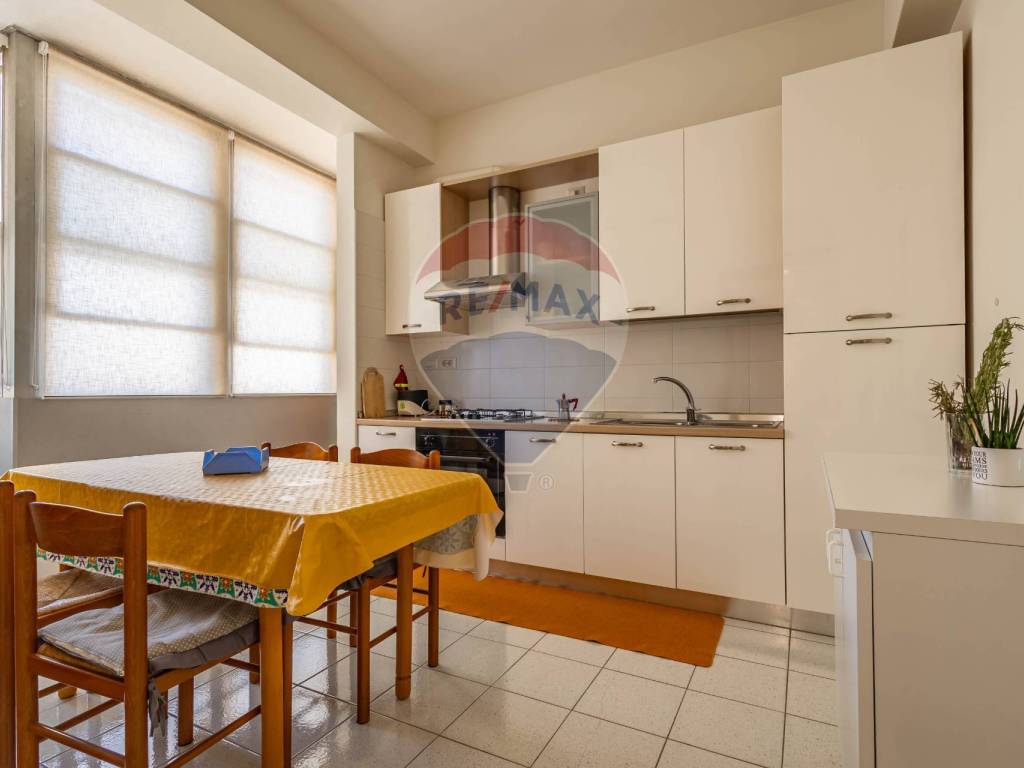 Vendita Appartamento Bari. Trilocale in via Angelo Bertolini 14. Ottimo ...