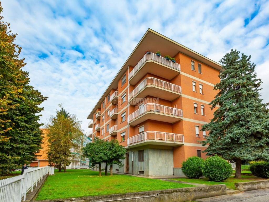 Vendita Appartamento Gassino Torinese. Trilocale in via milano 7. Buono ...