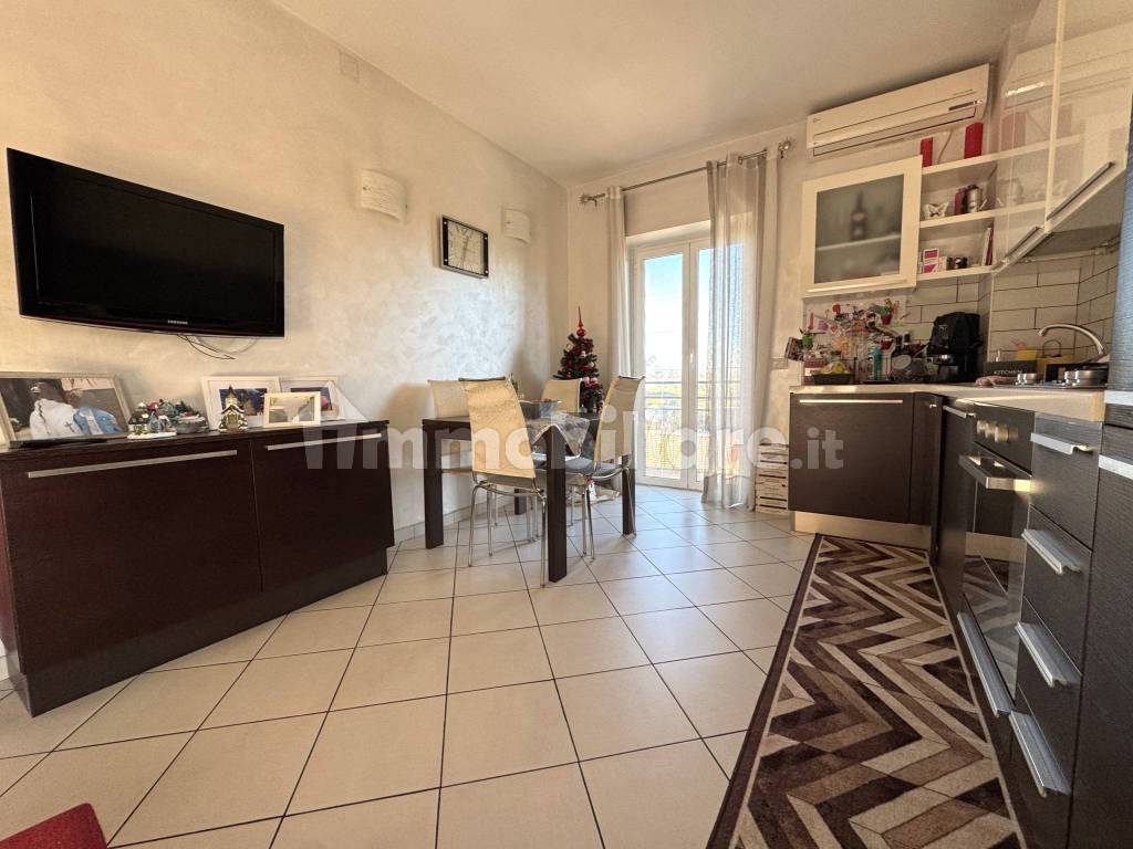 Vendita Appartamento Roma. Trilocale in via Tiberina 153. Buono stato ...