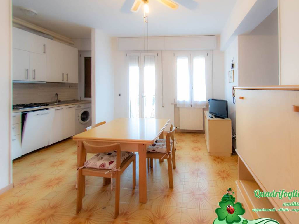 Vendita Appartamento Ravenna. Trilocale in viale Marco Valerio Marziale 12. Buono stato, quinto ...