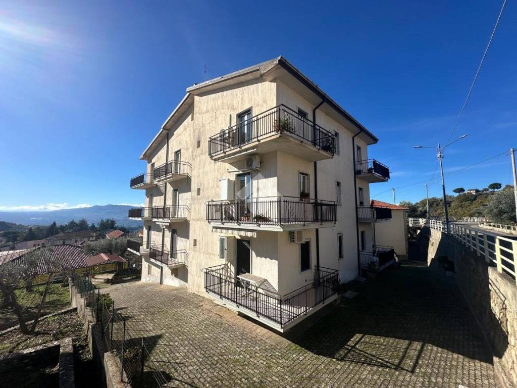 Vendita Appartamento Lappano. Quadrilocale in via Roma 19. Buono stato ...