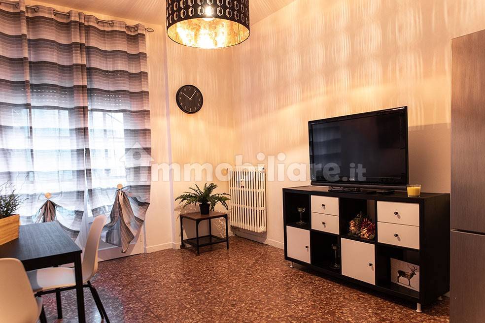 Stanza doppia in affitto, affittasi camera doppia via Monte Altissimo 4 ...