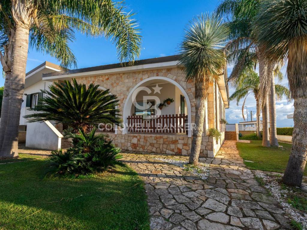 Vendita Villa unifamiliare in via Salvo D'acquisto Racale. Ottimo stato ...