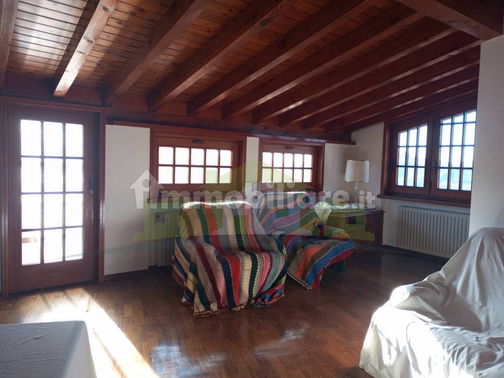 Vendita Terratetto unifamiliare in crabbia Cellio con Breia. Buono ...