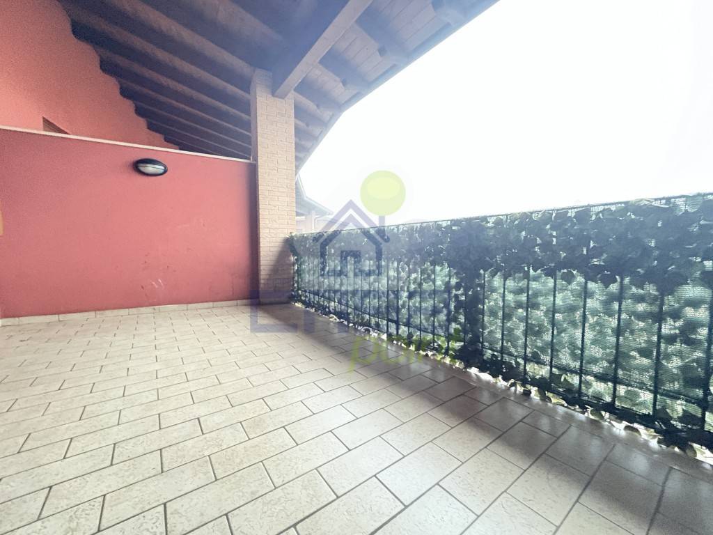 Vendita Appartamento Lonato del Garda. Trilocale in via la pozza. Buono stato, primo piano ...