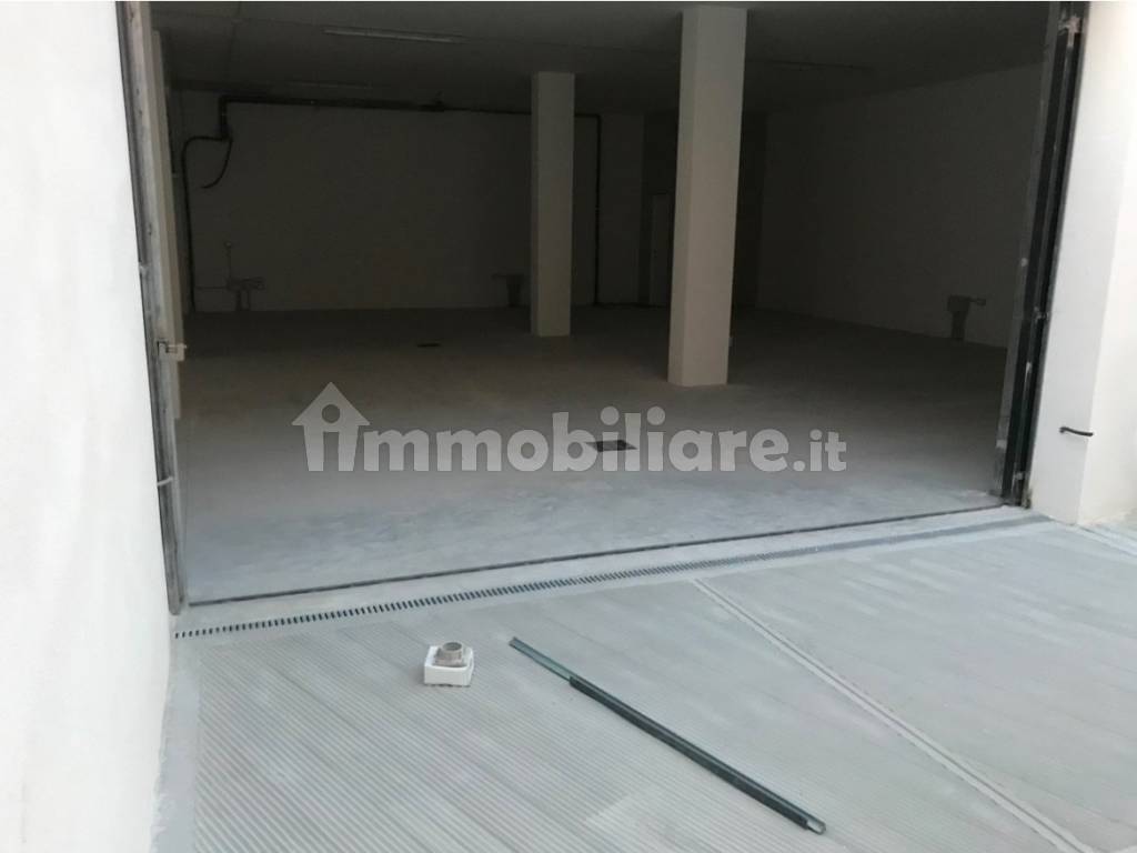 Capannone corso Umberto I, Villa Literno, Rif. 117145787 - Immobiliare.it