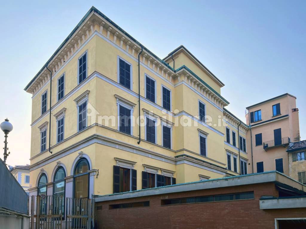 Palazzo - Edificio piazza Antonio Gramsci 6, Novara, Rif. 117165799 ...