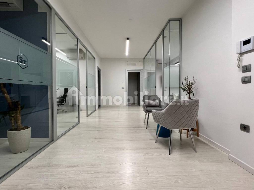 Ufficio - Studio piazzetta Dalli Cani 3, San Bonifacio, Rif. 117176857 - Immobiliare.it