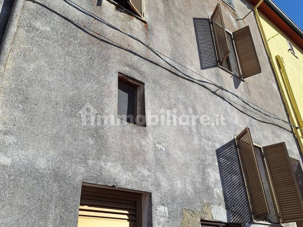 Vendita Terratetto unifamiliare in via Fonte Vecchia Montresta. Buono ...