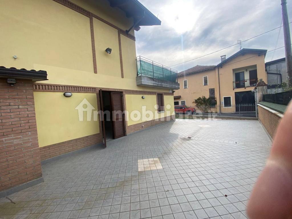 Vendita Villa a schiera in via 3 Marzo 1966 Chivasso. Posto auto, con ...