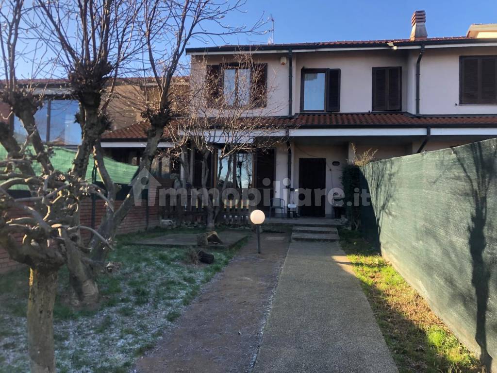 Vendita Villa a schiera in via Thomas Alva Edison 37 Nerviano. Buono ...