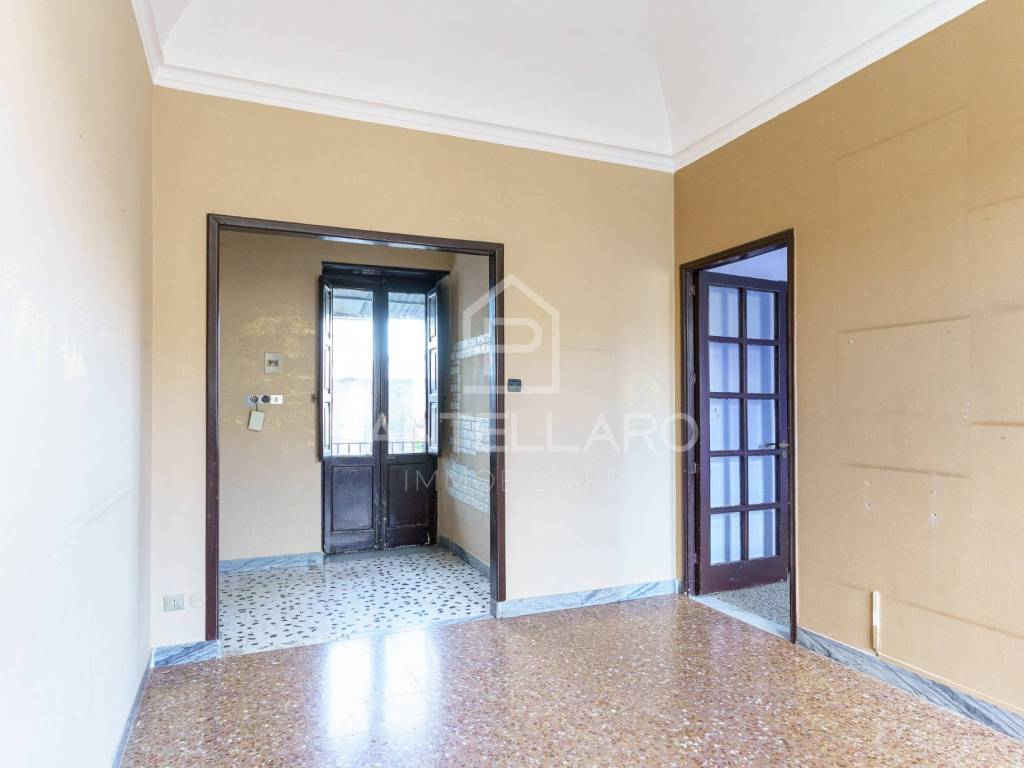 Vendita Appartamento Catania. Trilocale in via Wrzì 83. Buono stato ...
