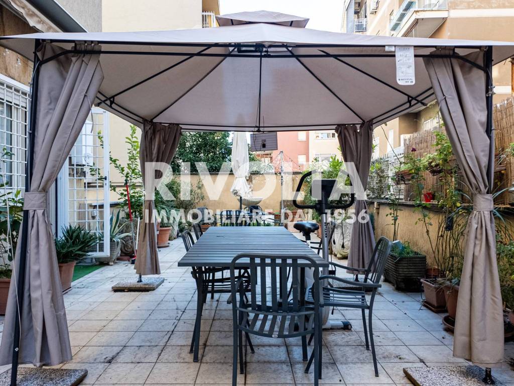 Vendita Appartamento in via Mario Savini. Roma. Buono stato, piano ...