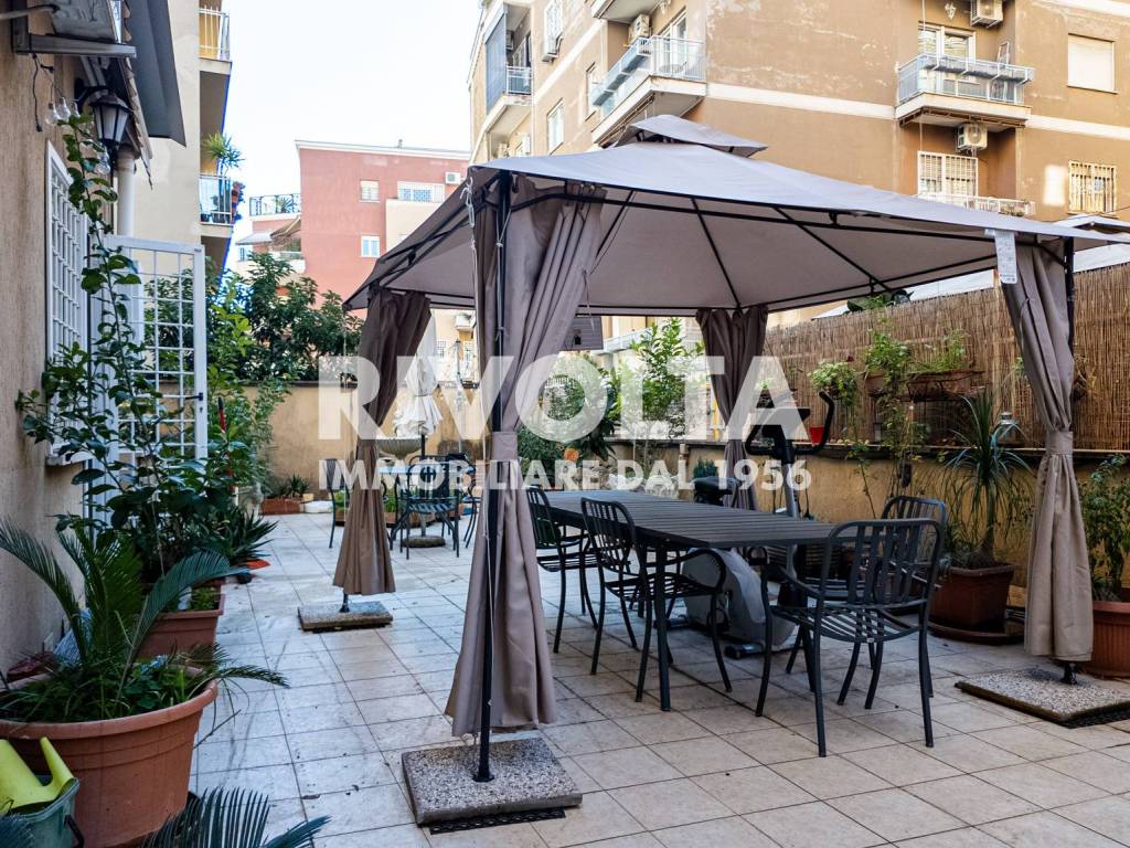 Vendita Appartamento in via Mario Savini. Roma. Buono stato, piano ...