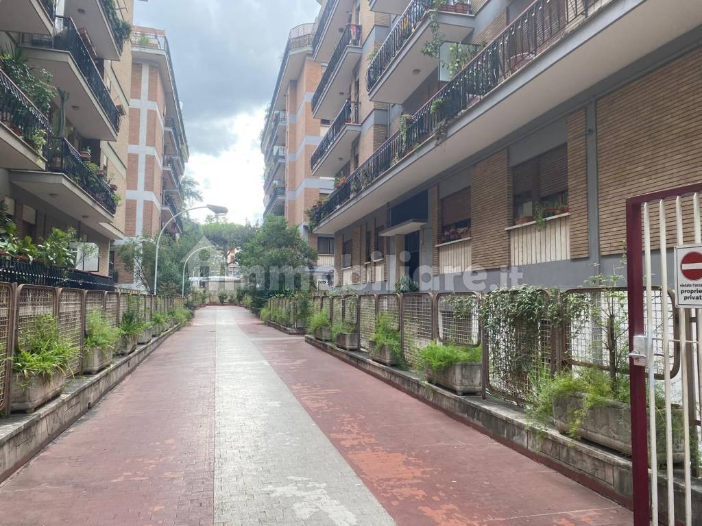 Vendita Appartamento Roma. Bilocale in via Mario Musco. Buono stato ...