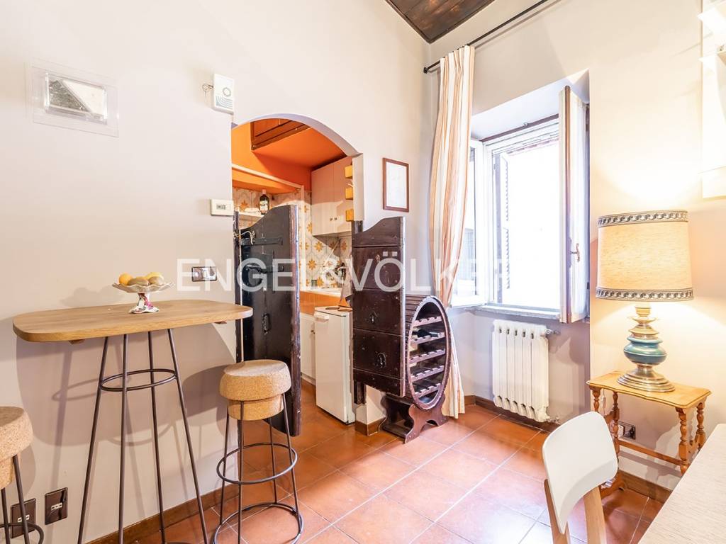 Vendita Appartamento Roma. Bilocale in via della Luce. Ottimo stato ...