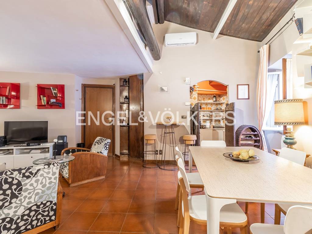 Vendita Appartamento Roma. Bilocale in via della Luce. Ottimo stato ...