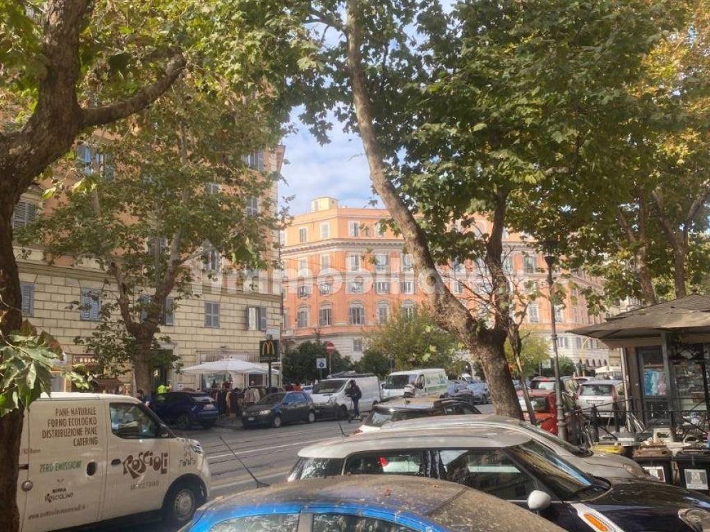 Locale commerciale piazza Regina Margherita, Roma, Rif. 117269193 ...