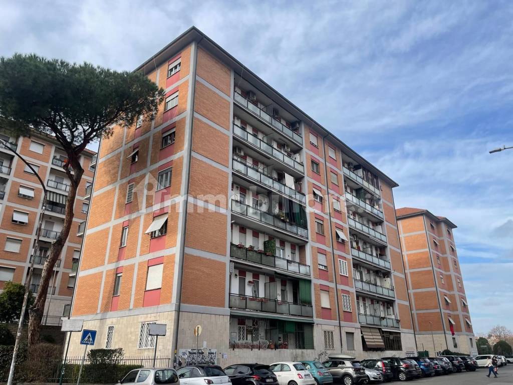 Vendita Appartamento Roma. Trilocale in via Marcio Rutilio 41. Buono ...