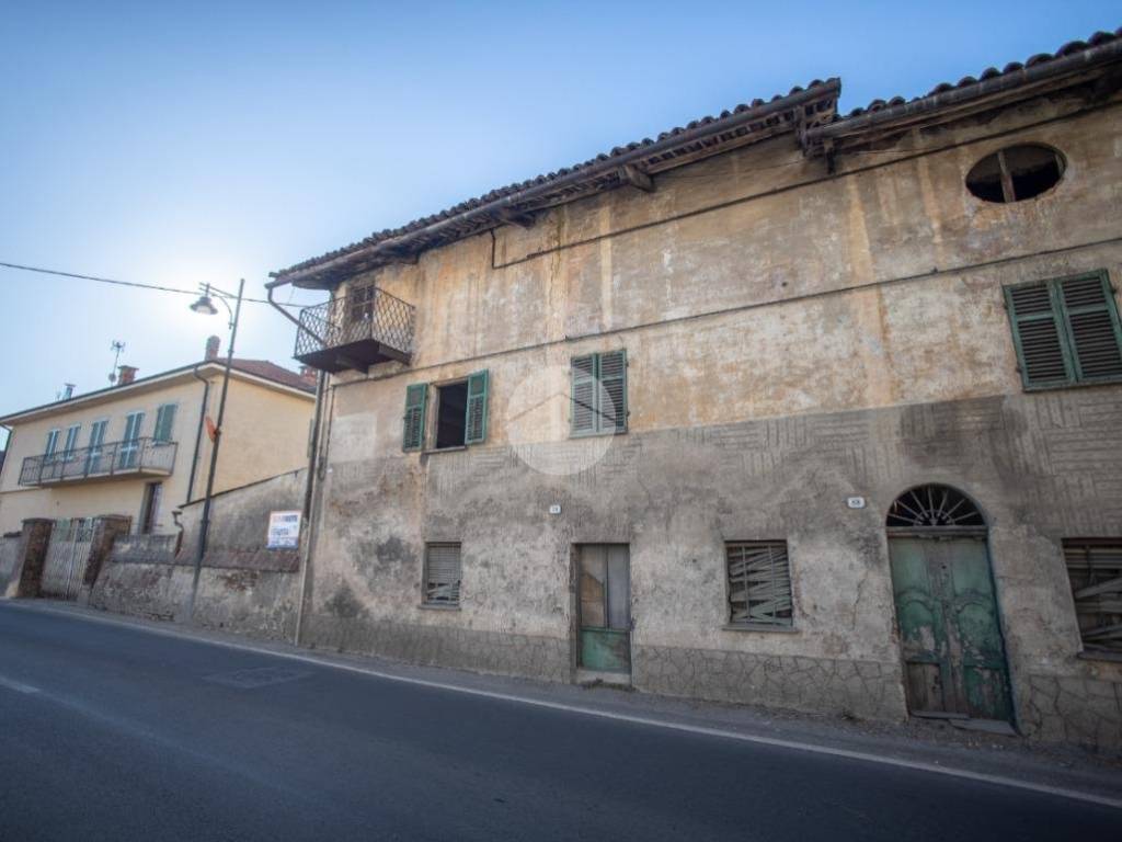 Vendita Rustico in via Roma 76 Genola. Da ristrutturare, 270 m², rif. 117271817