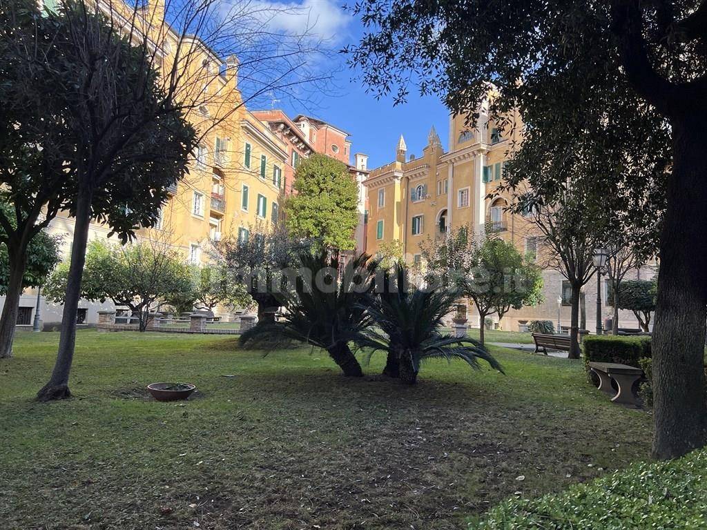 Vendita Appartamento in piazza Tuscolo. Roma. Nuovo, su più livelli ...