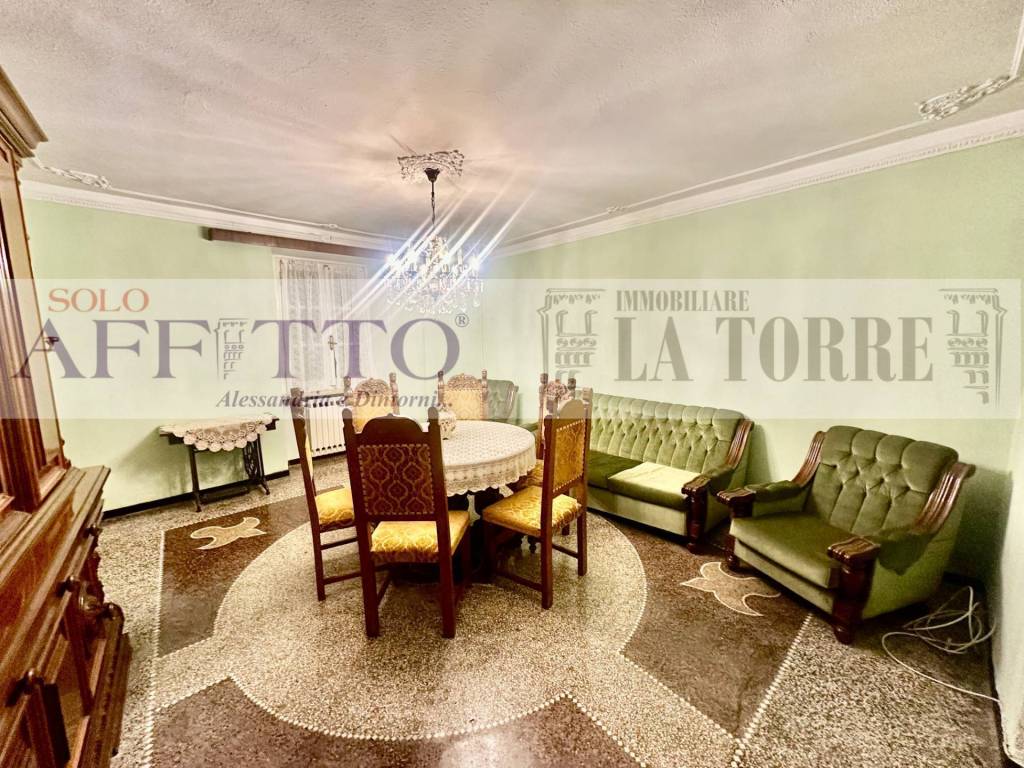 Affitto Terratetto unifamiliare in via Toselli Fresonara. Buono stato, con balcone ...