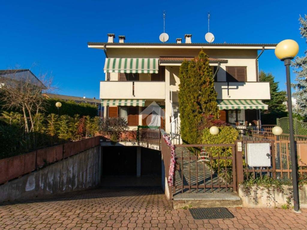 Vendita Appartamento in via favria 12. Rivarolo Canavese. Buono stato ...