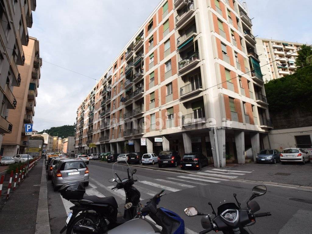 Palazzo - Edificio via Piacenza 266, Genova, Rif. 117313341 - Immobiliare.it