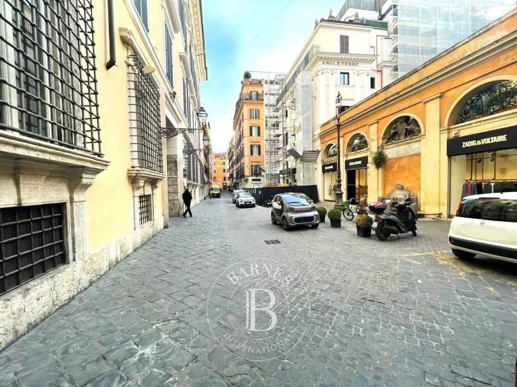 Locale commerciale via Bocca di Leone, Roma, Rif. 117325635 ...