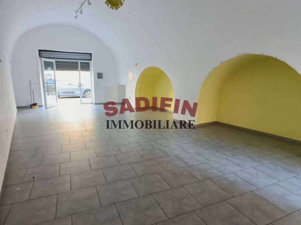 Locale commerciale via Piave 51, Modugno, Rif. 117328003 - Immobiliare.it