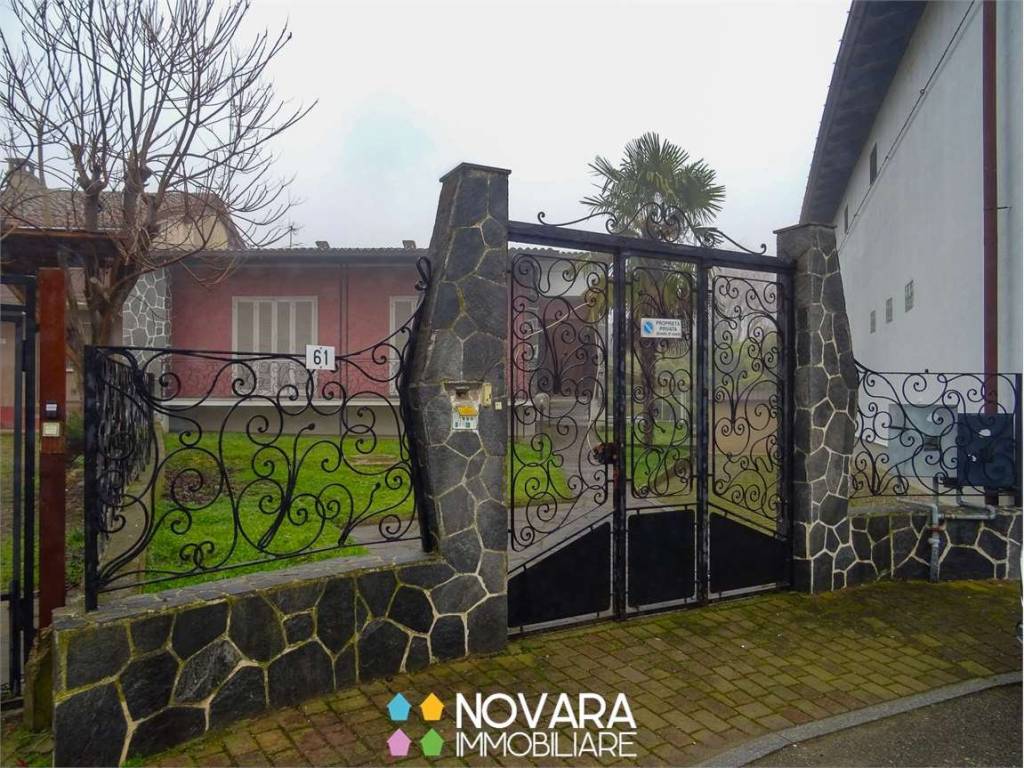 Vendita Villa unifamiliare in via Roma, 61 Palestro. Buono stato, posto ...