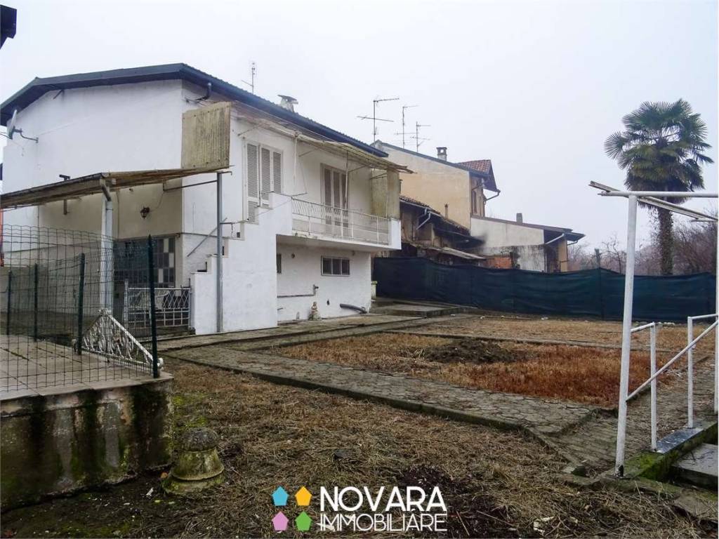 Vendita Villa unifamiliare in via Roma, 61 Palestro. Buono stato, posto ...