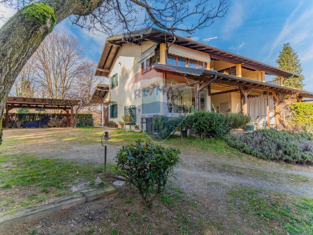 Vendita Rustico in via comunale 20 Varallo Pombia. Ottimo stato, posto ...