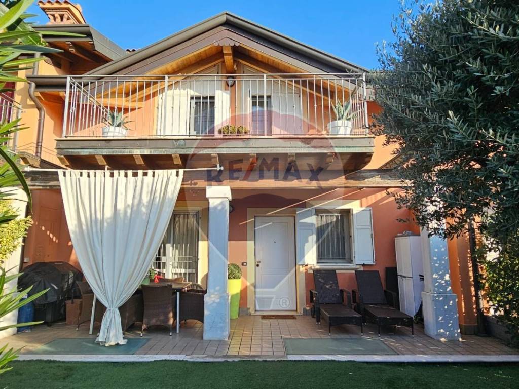 Sale Terraced house in via Ferramino 28 Lonato del Garda. Excellent ...