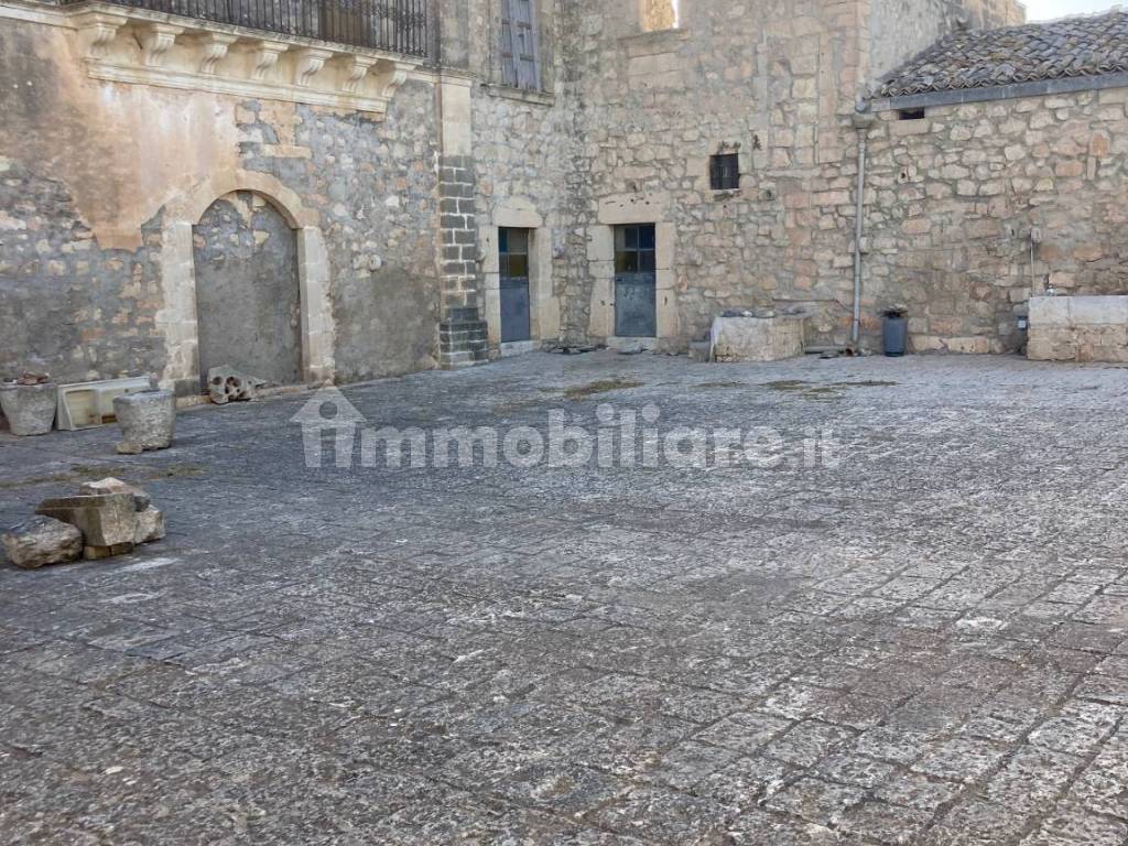 Palazzo - Edificio Strada Provinciale Marina di Ragusa, Ragusa, Rif ...