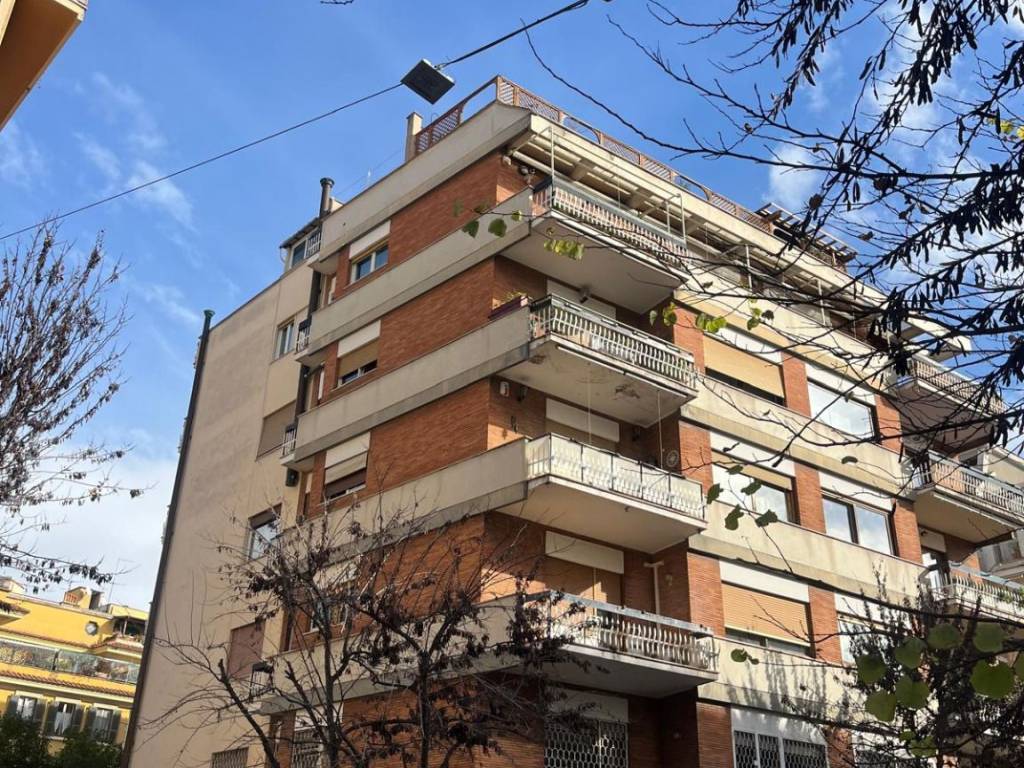 Vendita Appartamento in via Topino 30. Roma. Buono stato, secondo piano ...