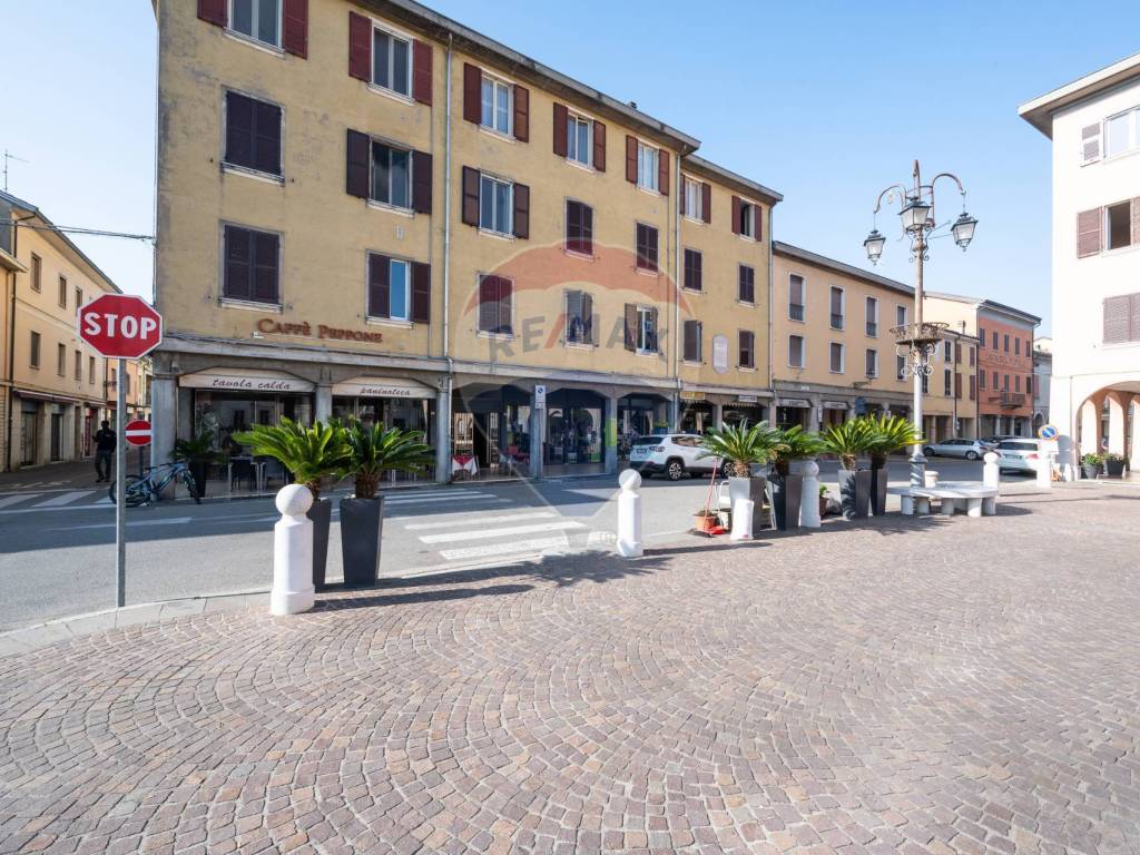Vendita Appartamento Brescello. Bilocale in piazza Matteotti 9. Ottimo ...