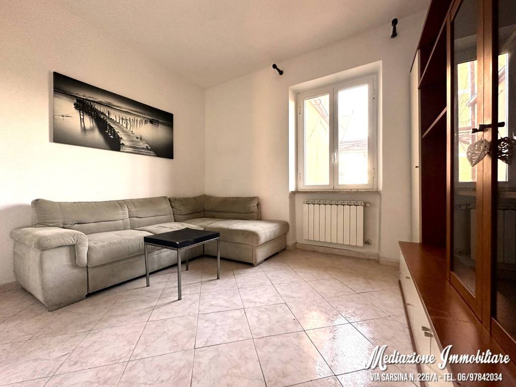 Vendita Appartamento Roma. Bilocale in via del Risaro. Buono stato ...