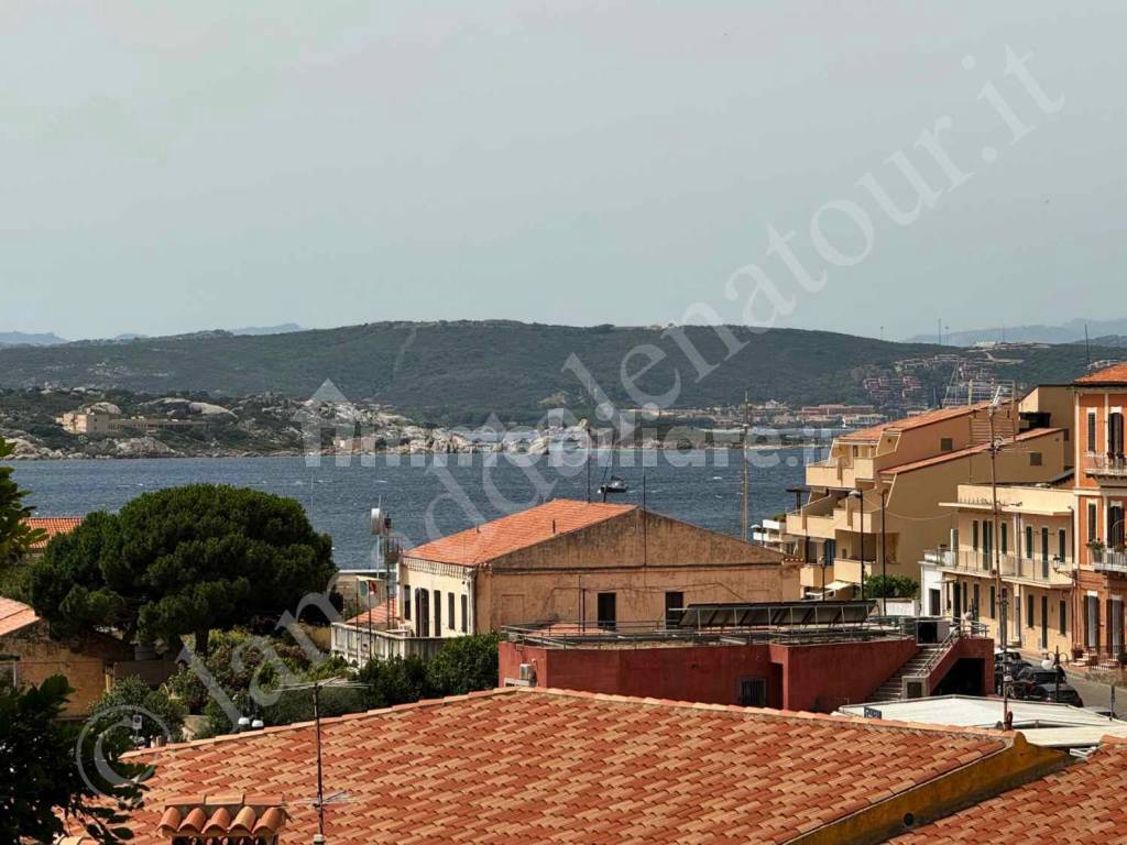 Vendita Appartamento in via Generale Zicavo 12. La Maddalena. Buono ...