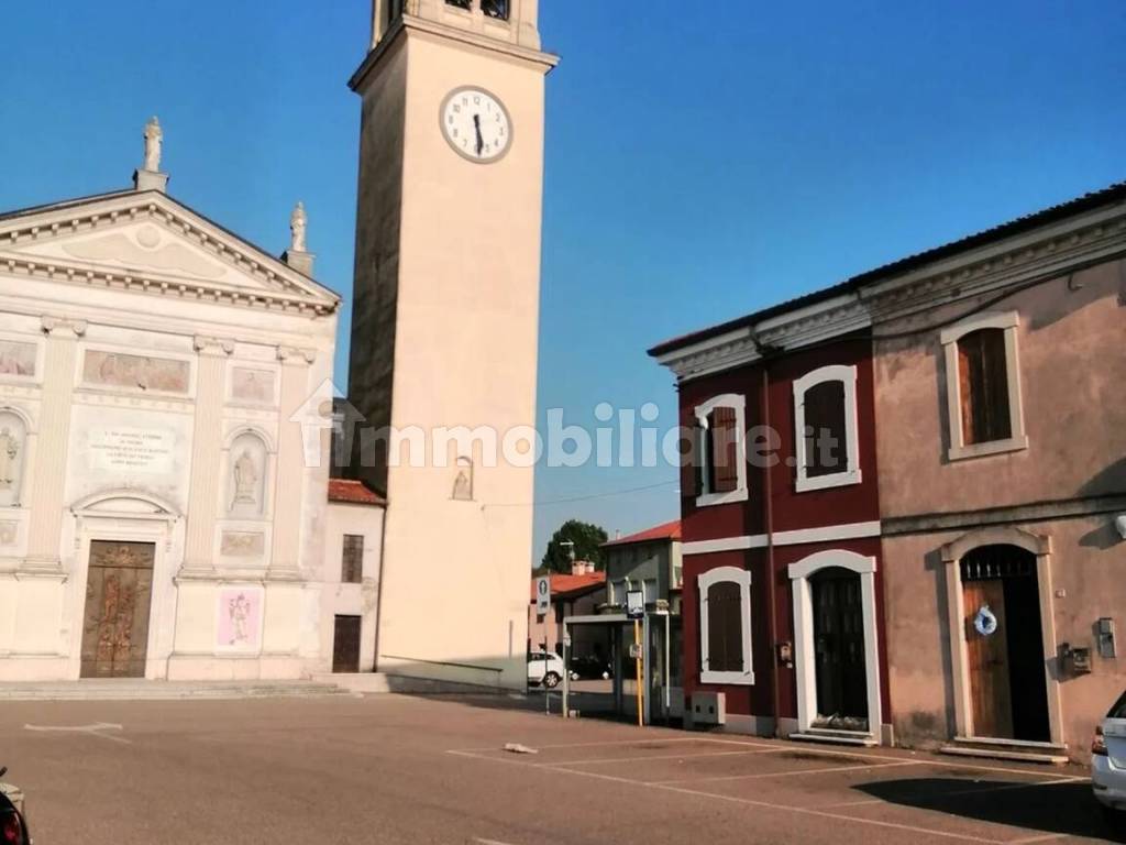 Vendita Villa unifamiliare in piazza Vittorio Emanuele San C. Roverchiara. Buono stato ...