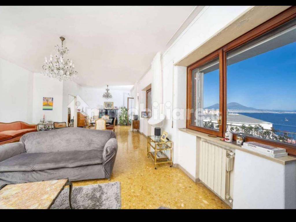 Vendita Appartamento in via Francesco Petrarca 203. Napoli. Buono stato ...