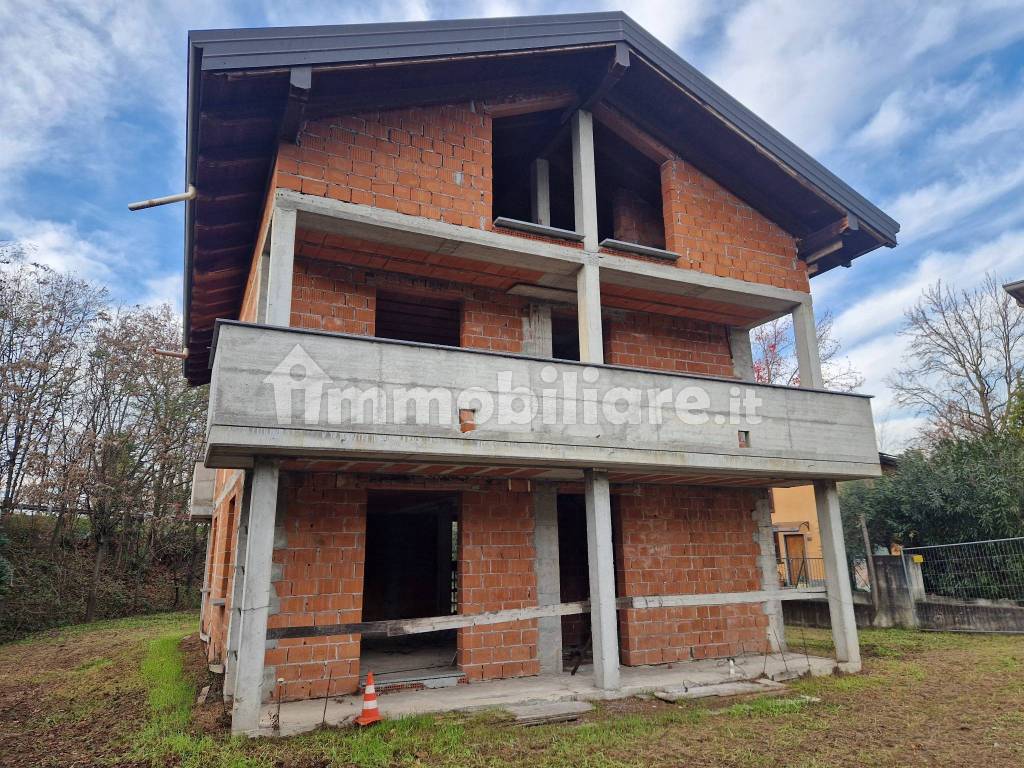 Vendita Villa unifamiliare in via Montello Buguggiate. Nuova, posto ...