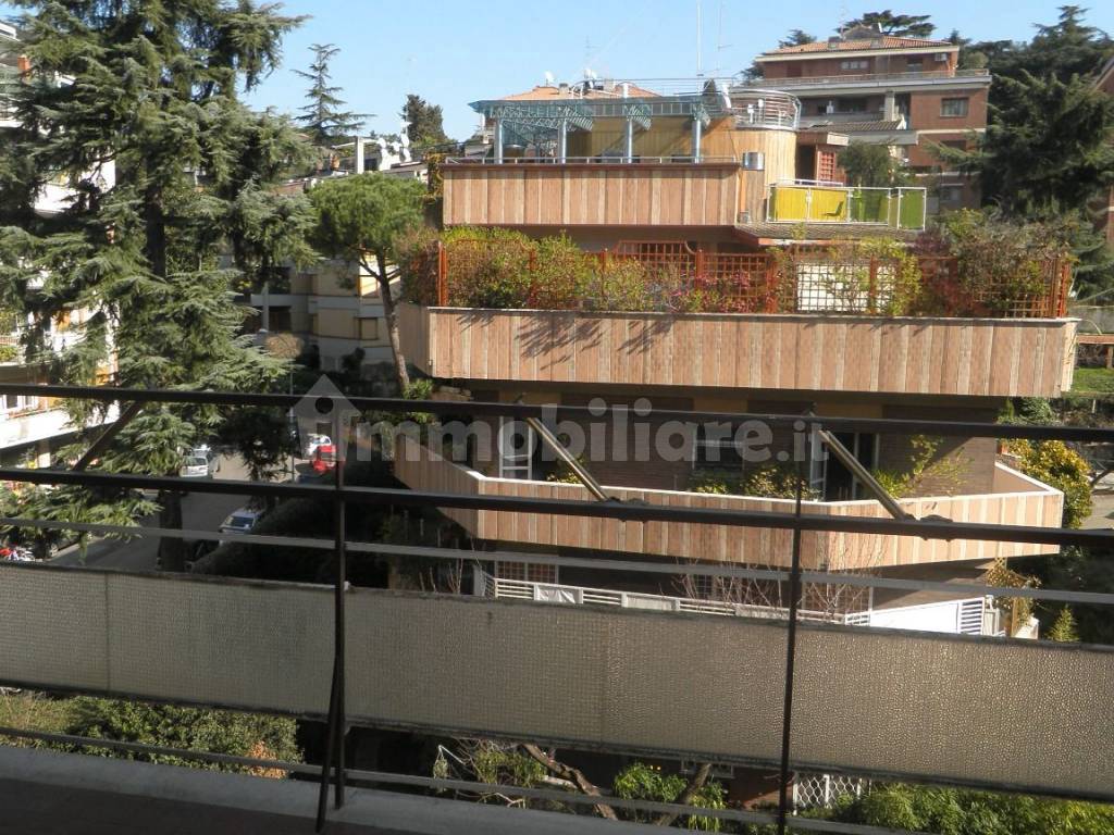 Affitto Appartamento in via degli Orti della Farnesina. Roma. Buono ...